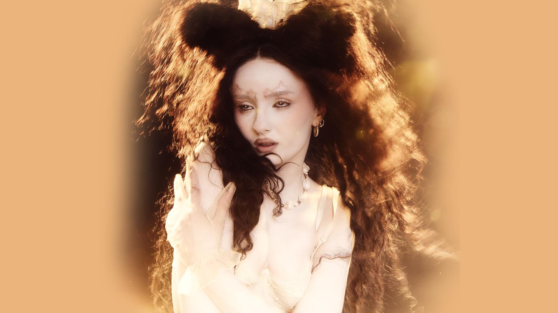 Valencia Grace - Official Website