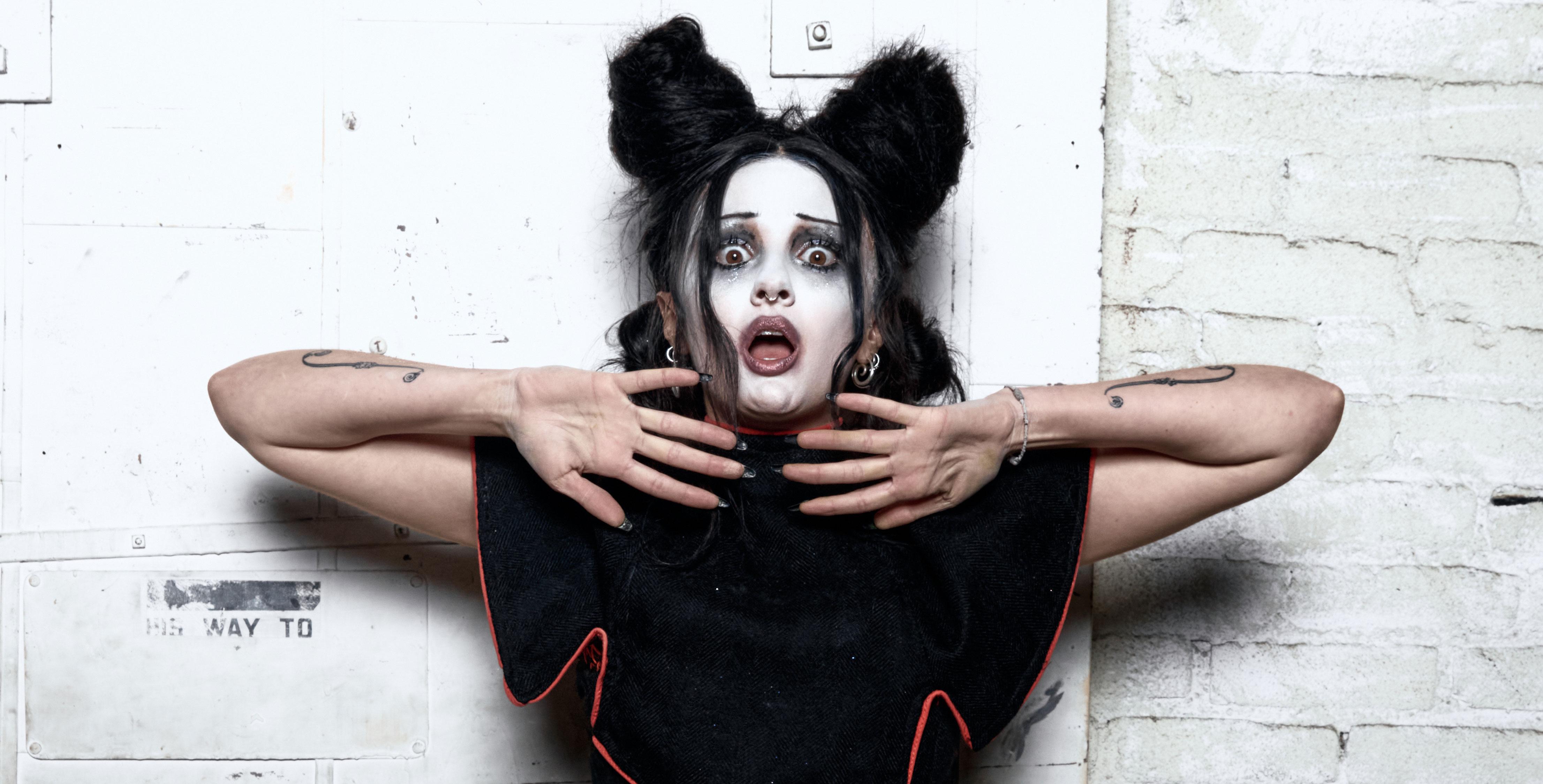 Valencia Grace - Official Website